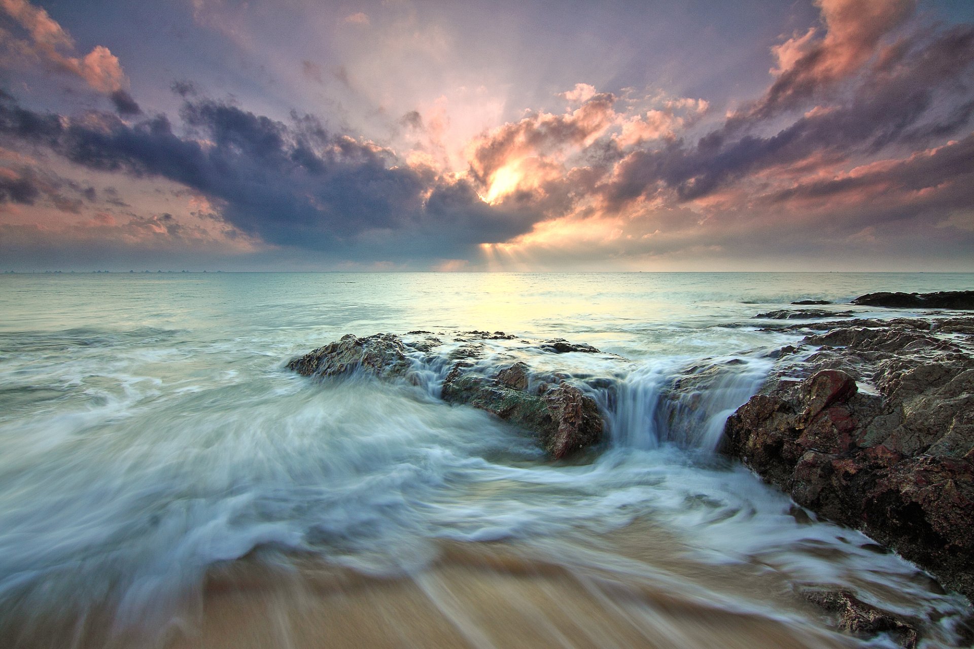 Download Sun Cloud Sea Nature Ocean HD Wallpaper | 2000x1333 ...