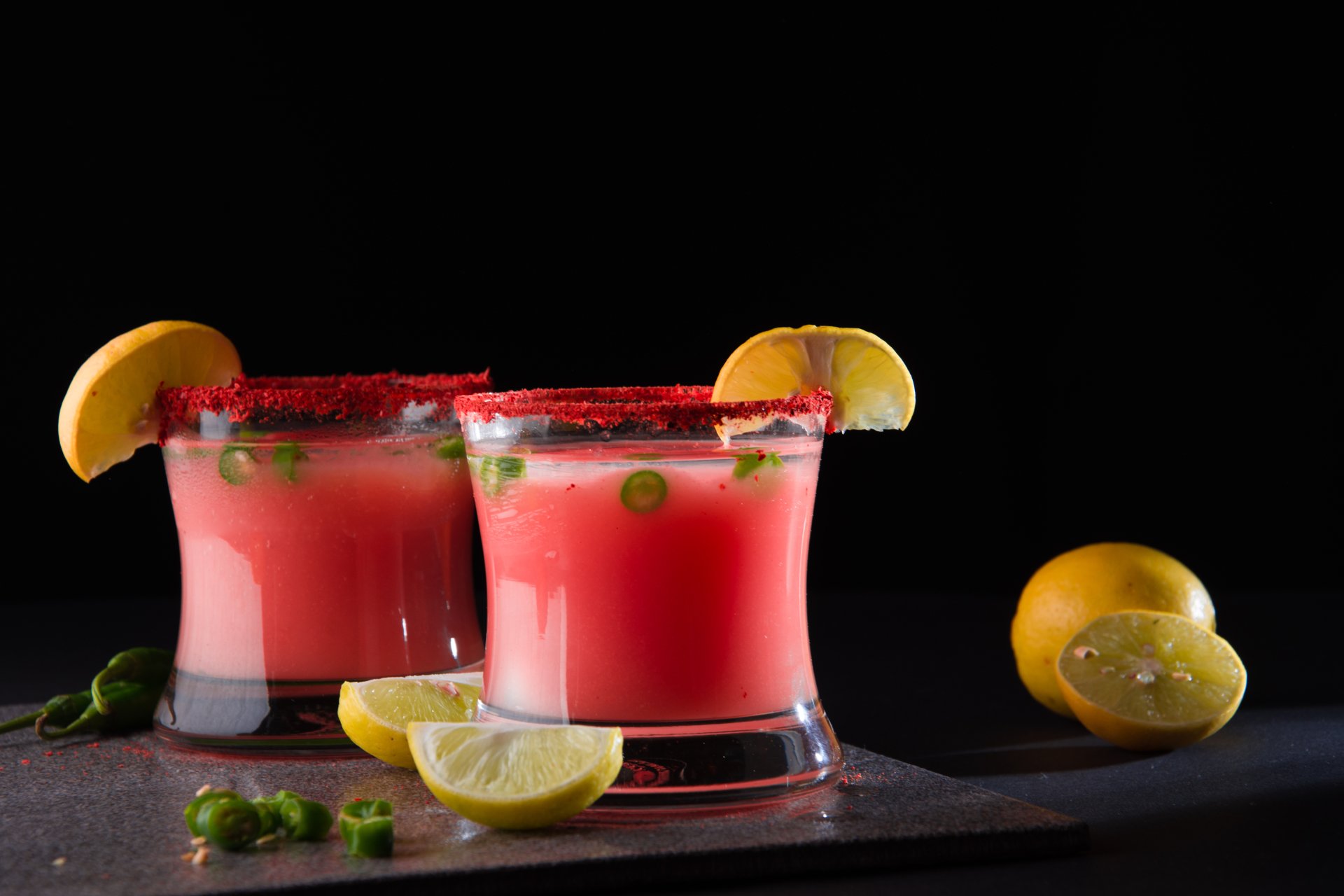 Refreshing 4K Cocktail Delight: Vibrant Food & Drink Elegance