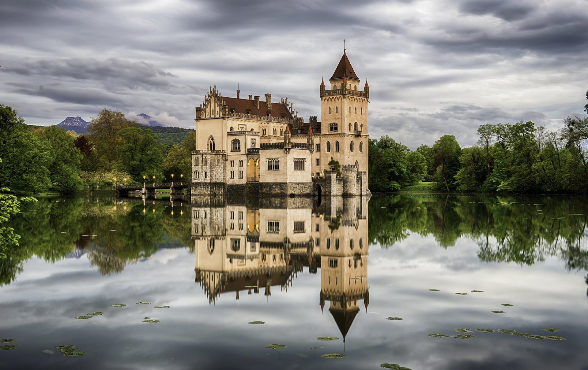 Anif Castle Reflection: Stunning Lake View in Austria – HD Wallpaper